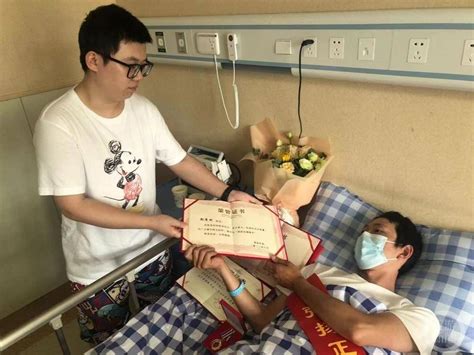 杭州外卖小哥跳桥救人 美团：奖励5万元 免费送他上大学 消费日报网