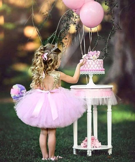 სადღესასწაულო კაბების ფორმების ნიღბების გაქირავება Home Facebook