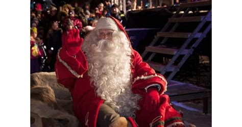 Дядо Коледа потегли с шейната си от Лапландия за да раздава подаръци