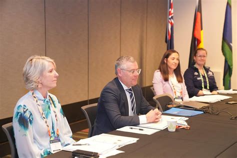 Монгол Улсын Шадар сайд С Амарсайхан Австралийн Онцгой байдлын сайд