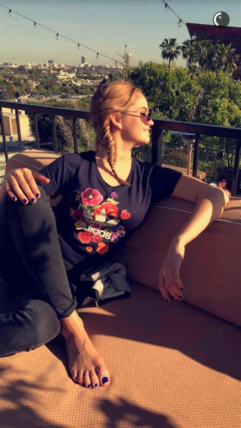 Emma Roberts Celeb Barefoot