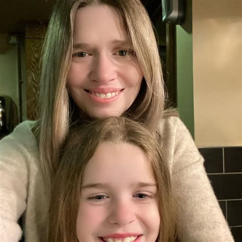 Sarah Watt Ceryscheer • Threads Say More