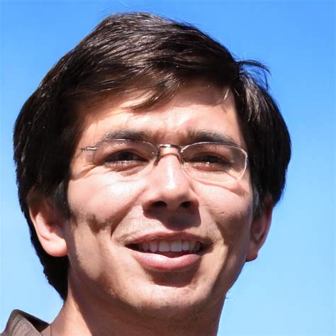 Playing With Randomly Generated Faces Is Fun They Kinda Look Similar