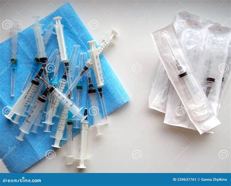 Las Jeringas Desechables Son Nuevas En El Envase Y Se Utilizan Imagen