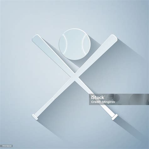 종이 컷 회색 배경에 고립 된 야구 방망이와 공 아이콘을 교차 종이 아트 스타일입니다 벡터 일러스트레이션 3차원 형태에 대한