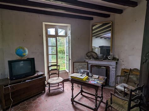 Un Corps De Ferme Avec Un Beau Manoir Abandonné En Occitanie Guide Urbex