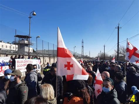 ნაციონალური მოძრაობის წევრები და მხარდამჭერები რუსთავში აქციას მართავენ Tv 4