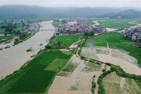 江西铅山：暴雨来袭 航拍洪水淹没农田凤凰网