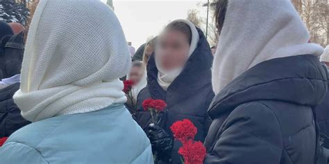 「パパを戦争から帰らせて」突然ロシア軍に動員された夫 監視されても抗議続ける妻 平和を願って 未来に残す 戦争の記憶 Yahoo