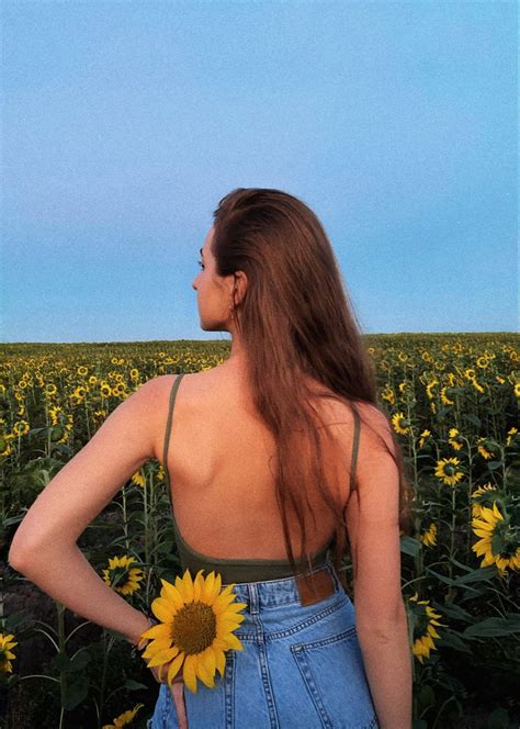 Фото в соняшниках соняшникове поле ідеї для фото біля соняшників