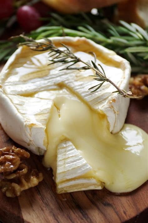 Baked Brie Recipe Baked Brie Brie Recipes Baked Brie Recipes