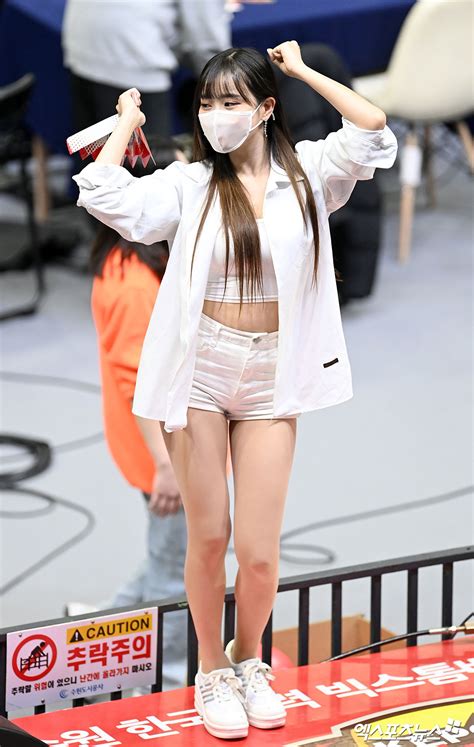 [연재] 엑스포츠뉴스 `엑`s Hd포토` 치어리더 변하율 `빙글빙글 돌아가는~`[엑`s Hd포토] Zum 뉴스