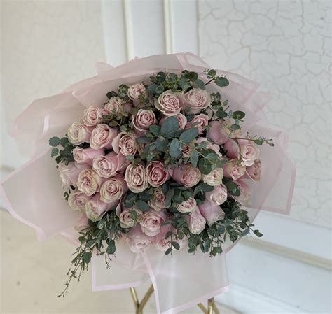 50 Pink Mondial Roses With Eucalyptus Bella Rosa Flowers