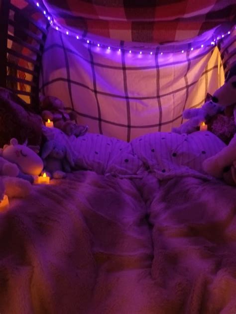 Дом из подушек