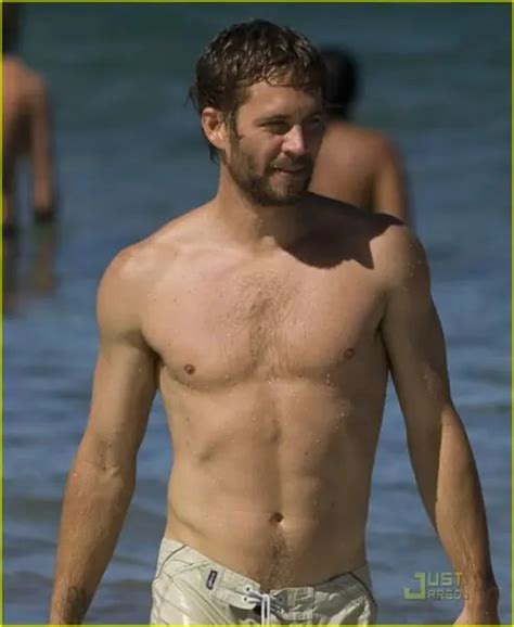 Paul Walker Height How Tall Physique Photos Biography Neemtime