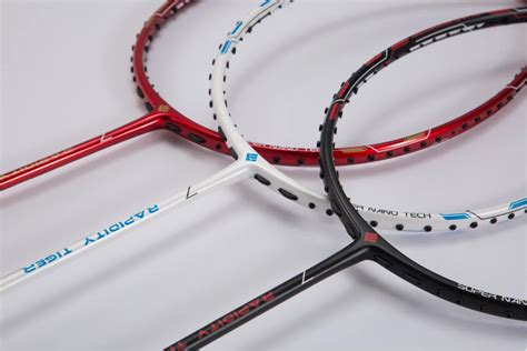 Lingmei R680 Badminton Racquet Carbon Fiber And Low Price