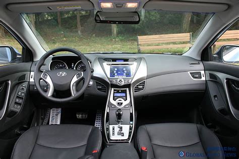 아반떼md 실내 그때 당시 어땟나요 촬스의 이슈와 유머