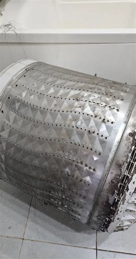 세탁기 청소는 처음이었는데 해체한 것을보니 주기적으로 해야겠네요 설명잘해주시고 체크하라고 안내하시고 작업꼼꼼하세요 추천합니다 숨고 숨은고수