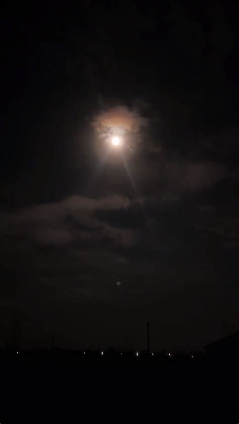 БЕГУЩИЙ АСТРОЛОГ Оксана Лю Фу УНИКАЛЬНОСТЬ МОМЕНТА Плутон переходит в знак Водолея до 2044