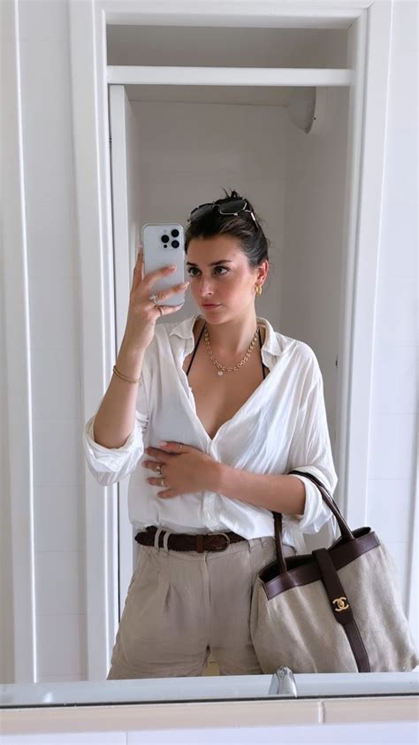 Jessica Clements Picture