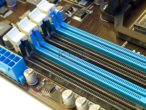 主板上的 Ddr 内存插槽高清摄影大图 千库网