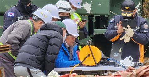 매몰사고 봉화 광산 진입로 245m 확보…구조까지 50여m 남아
