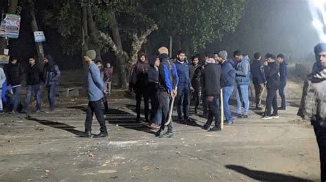 চবি ছাত্রলীগের দুই গ্রুপের সংঘর্ষ আহত ৩