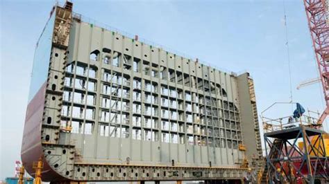 How Do Ships Float On The Water Minimal Block