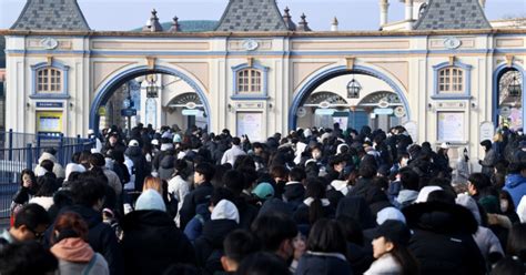 푸바오와의 아쉬운 이별…남은 ‘네 식구가 판다월드 지킨다