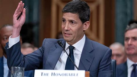 Кандидат на пост главы ФРС Уорш отвергает ярлык марионетки Трампа в