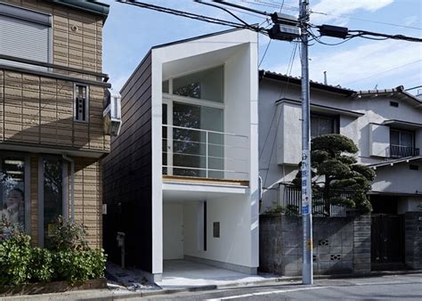 Humble Homes Small House Makes The Most Of A Narrow Lot