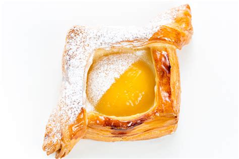 복숭아 백 리 향과 꿀 퍼프 페스트 리의의 오픈 파이 아침 식사입니다 선택적 초점 건축물에 대한 스톡 사진 및 기타 이미지