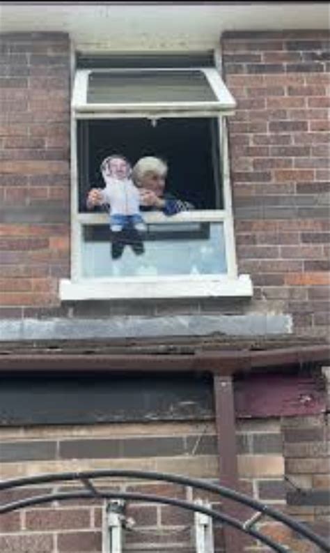 30 Crazy Things Seen In City Windows EBaum S World