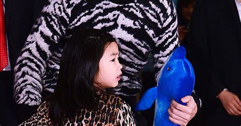 포토엔 수퍼맨 하루 겁 잔득 먹은 표정으로