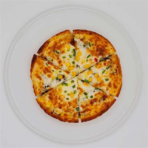 پیتزا قارچ و گوشت رستوران فرنگی کوک