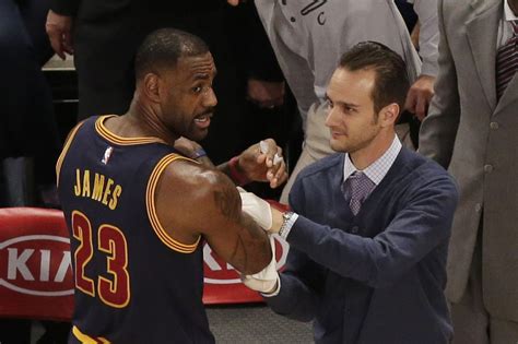 Lebron James Signs Lifetime Deal With Nike