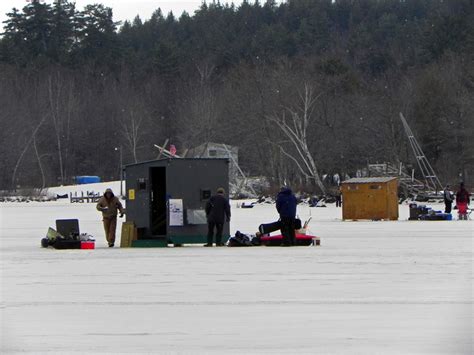 Actionshotsnh Nh Ice Fishing Derby Lake Winnipesaukee 2012
