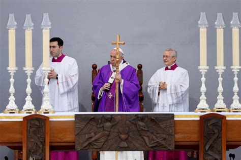 Папата Франциск повторно ја осуди војната во Украина Се молиме за мир