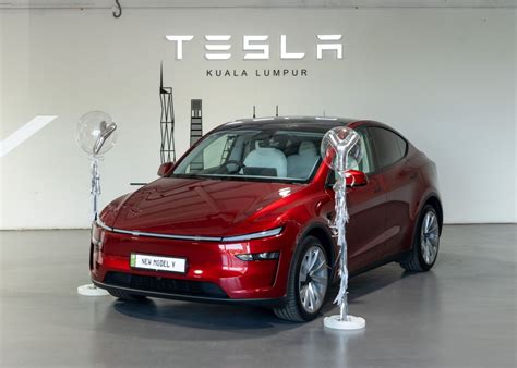 Tesla Model Y Juniper Soyacincau