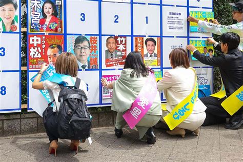 都知事選「ほぼ全裸ポスター」騒動に選挙管理委員会は「公選法上は問題なし」事前審査ができないワケ ライブドアニュース
