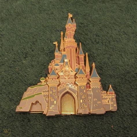 Disneyland Paris Large Castle Pin 1923302961