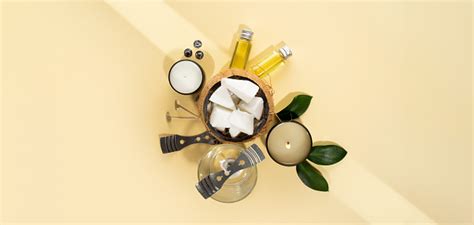 수제 천연 친환경 코코넛 왁스 캔들 심지 향수 아로마 오일을 위한 세트입니다 촛불 만들기 기구 베이지 색 배경에 건강에 트렌디 한 Diy 촛불 공간을 복사합니다 무첨가 비건