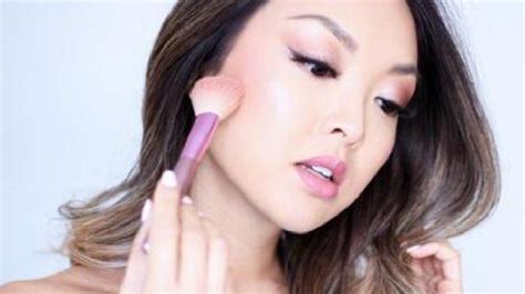 Tips Make Up Untuk Pipi Chubby Agar Terlihat Tirus Kuncinya Ada Pada Contour Tribunshopping Com