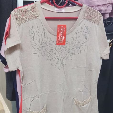 Футболка — ціна 290 грн у каталозі Футболки Купити жіночі речі за доступною ціною на Шафі