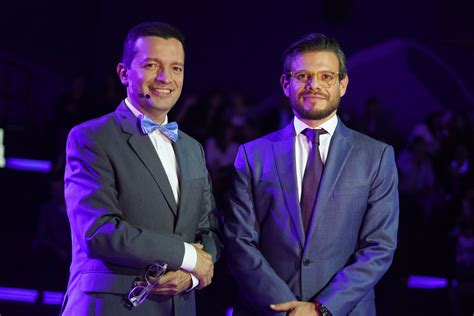 La Marca Líder En Cuidado De La Visión Essilor Anuncia Su Revolucionaria Innovación En Lentes