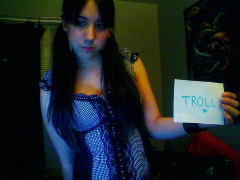 Novinha Linda Ficou Pelada Na Webcam E Caiu Na Net