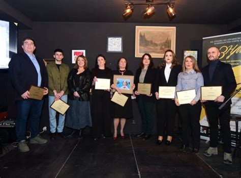 ЗНМ ги додели годишните новинарски награди Biznisvesti Mk