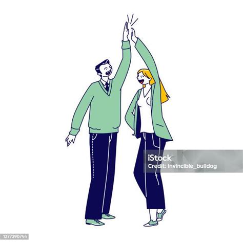 캐릭터는 동의 승리를 축하합니다 목표 성취 후 서로에게 하이파이브를 주는 남자와 여자 동료들 라인아트에 대한 스톡 벡터 아트 및