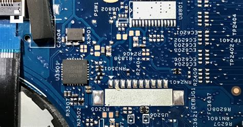 파란색과 검은 색 컴퓨터 마더 보드 사진 Unsplash의 무료 전자공학 이미지