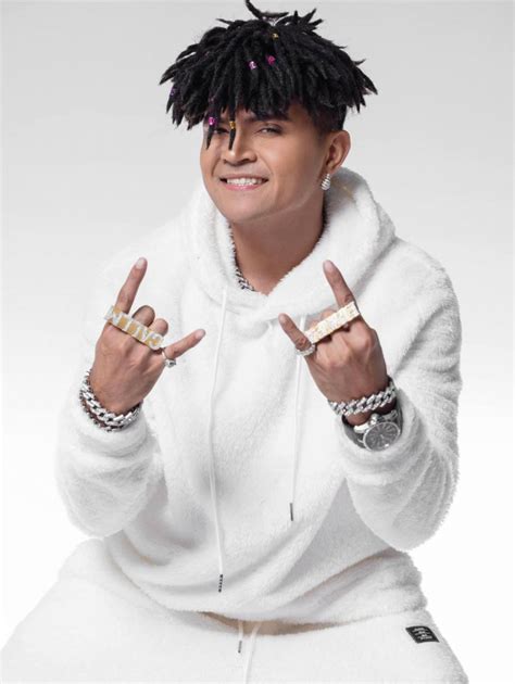 ឧកញ៉ា ខេមរៈ សិរីមន្ត ប្រកាសរកដៃគូរកស៊ីជាមួយ លក់អាវតាមអនឡាញ« ស្រឡាញ់អ្វីដែលខ្មែរមាន